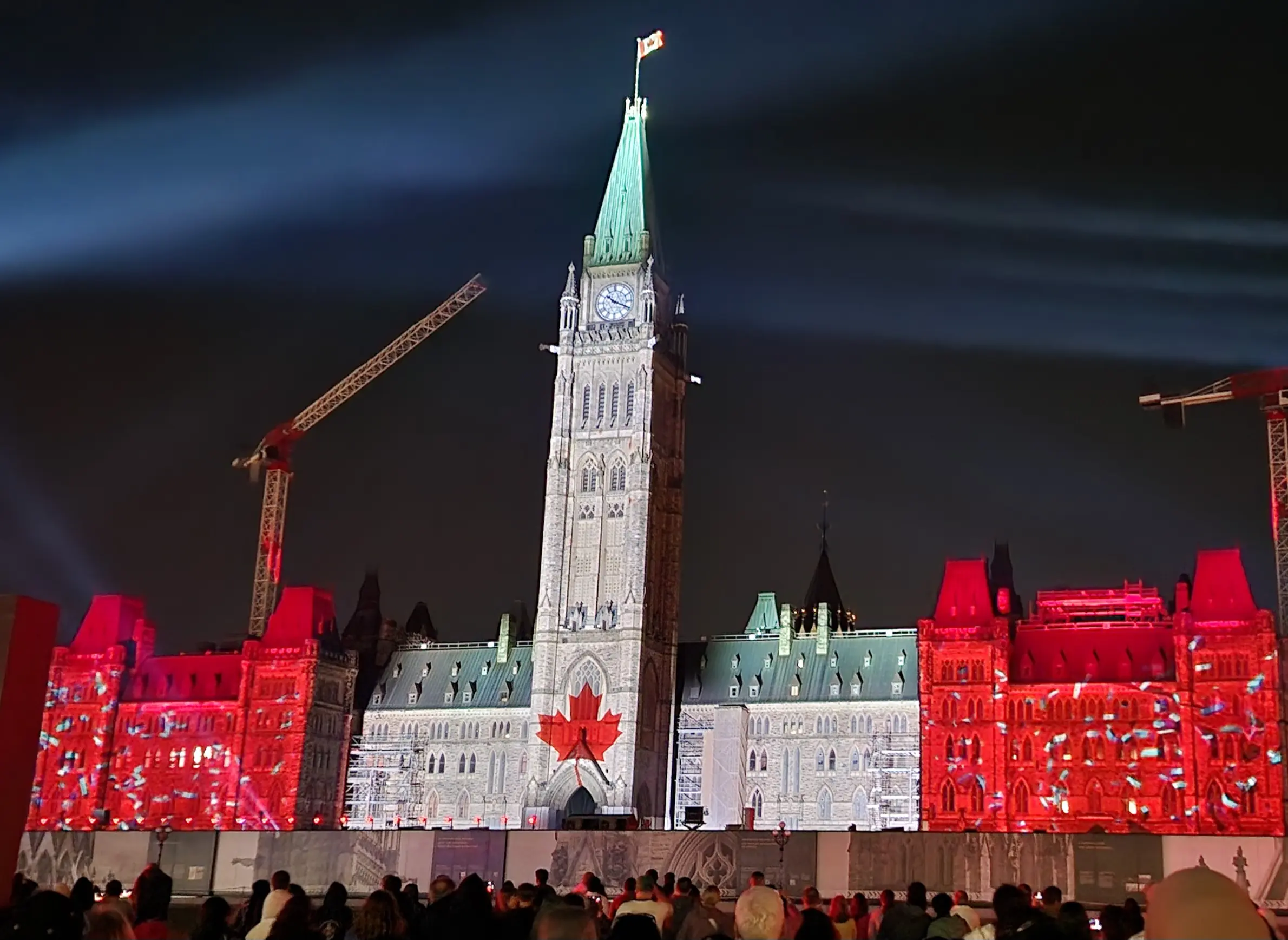 The Northern Lights Sound and Light Show on Parliament Hill | Bubbly ...